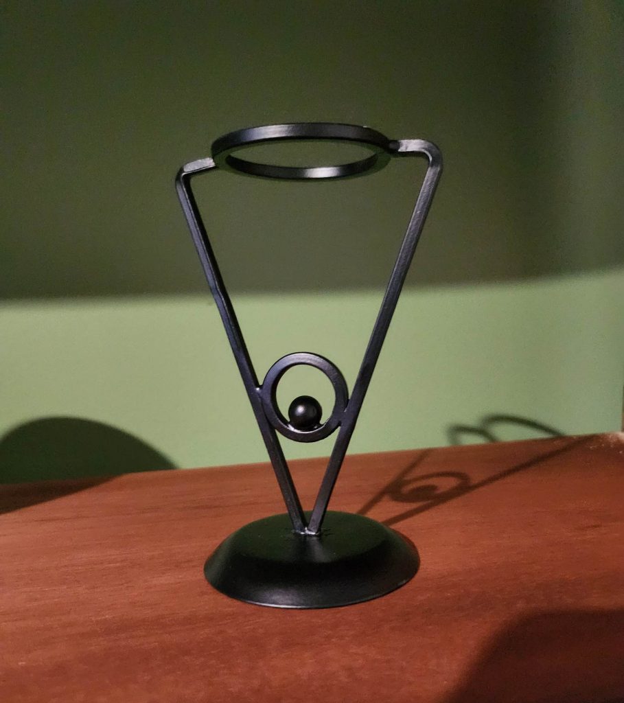 WROUGHT IRON TRIANGLE SPHERE STAND – My Magick Cauldron